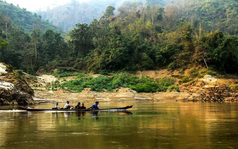 Mekong Nehrinde Yolculuk: Pakbeng Köyü | yoldaolmak.com